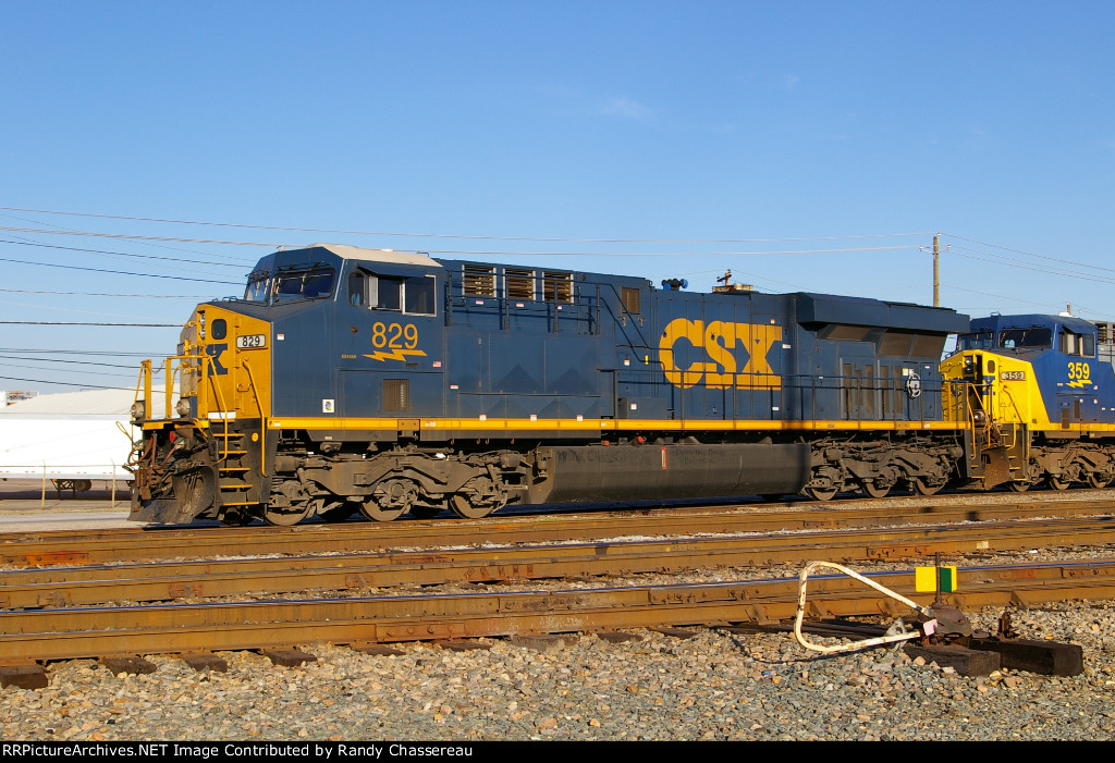 CSX 829
